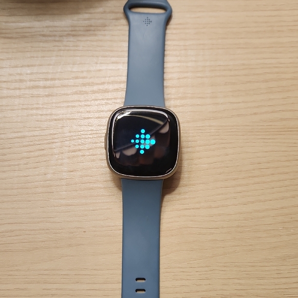 fitbit | Wearables | Fitbit Versa 4 Blue | Poshmark